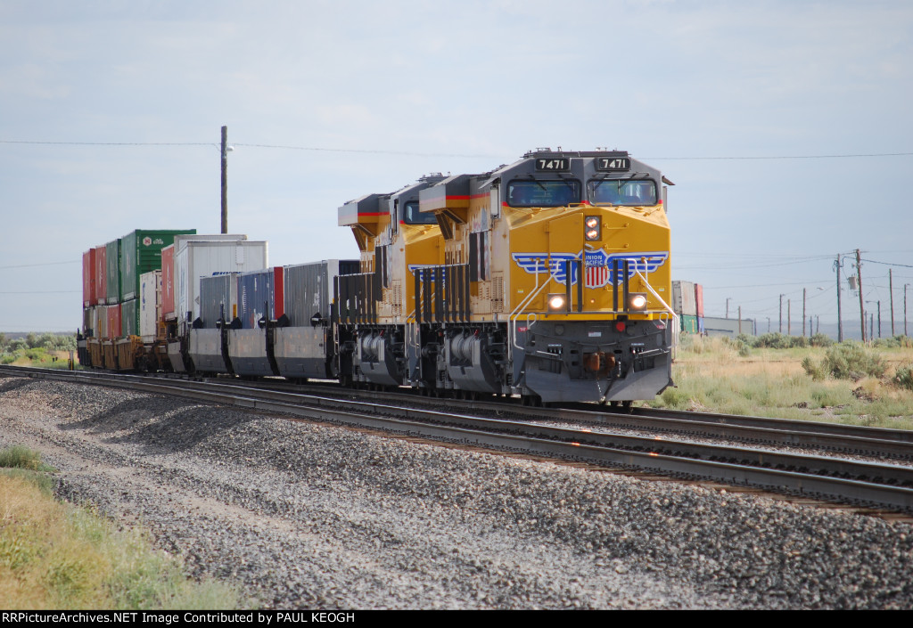 ALL Hooked UP 7471 and UP 7499 pull the Z Train out of the UP Elko yard on the service/connecter ...